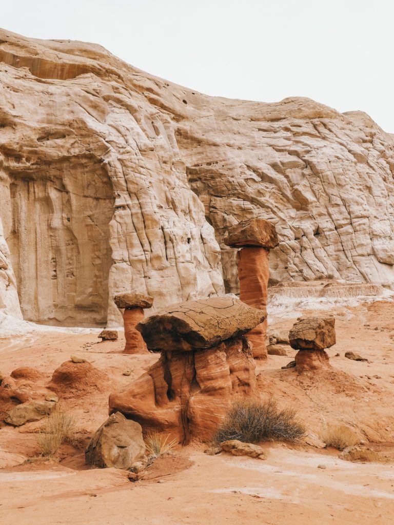 The Toadstools: Hiking Among Hoodoos - Compasses & Quests
