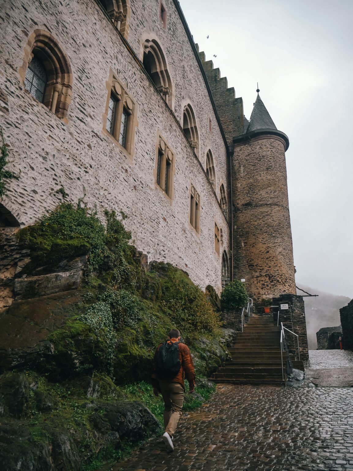 Visiting Vianden Castle - Luxembourg - Compasses & Quests