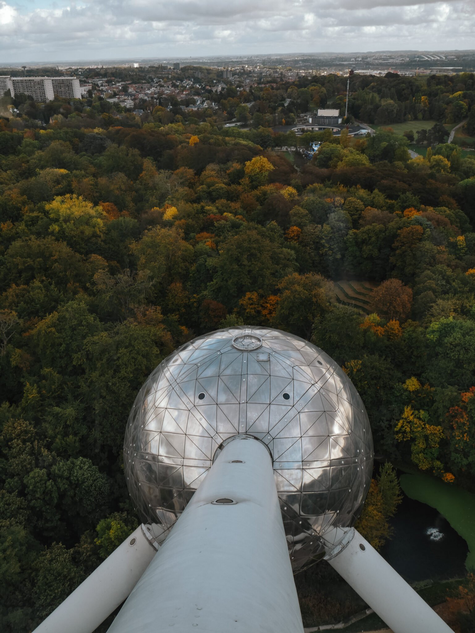 The Atomium - Visiting a Famous Brussels Attraction - Compasses & Quests