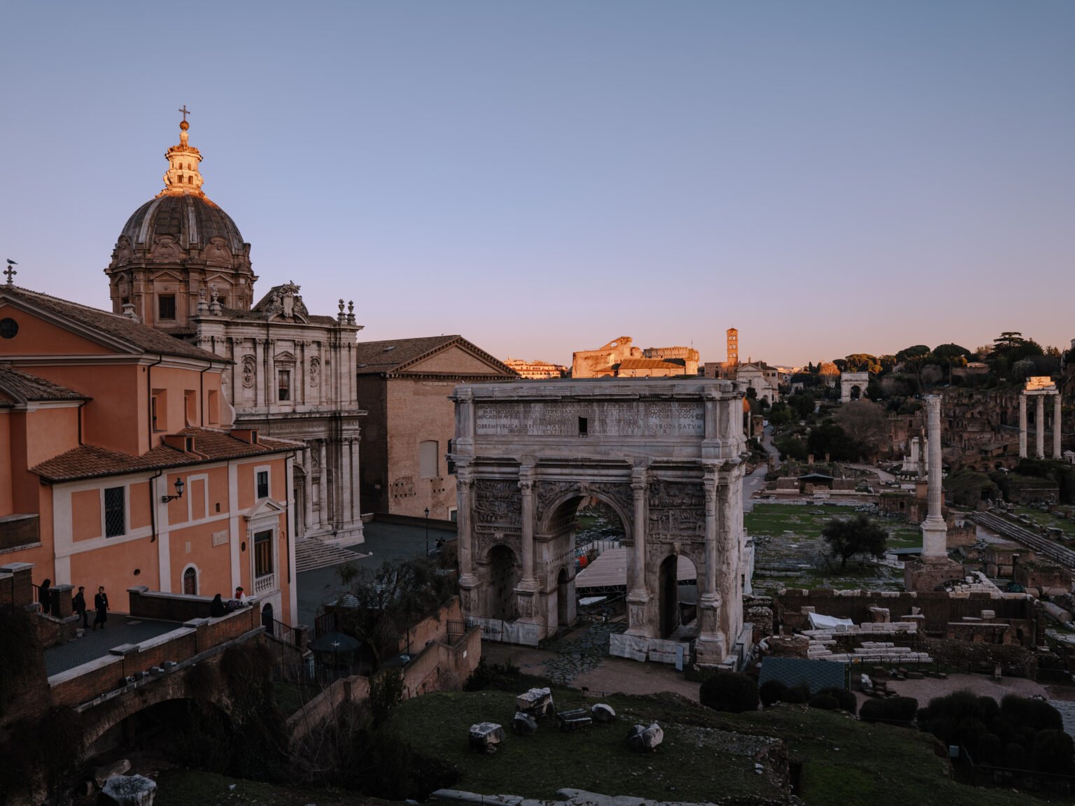 Exploring The Roman Forum & Palatine Hill - Compasses & Quests